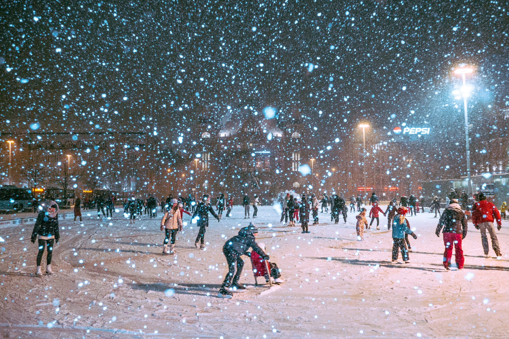 Locations and tips for ice skating in Helsinki